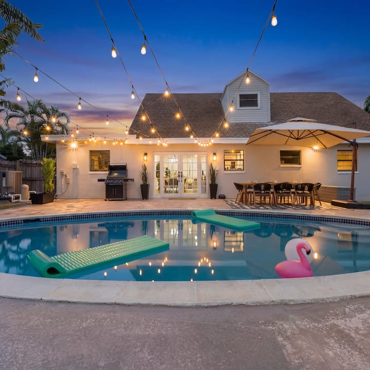 Private Resort: Heated Pool And Basketball Court - Palm Springs, FL