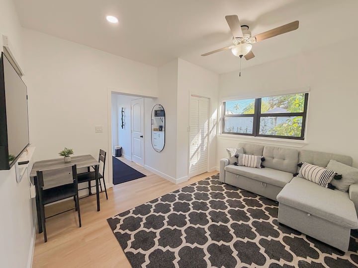 Private Miami Casita W/ Yard & Parking - Pinecrest, FL