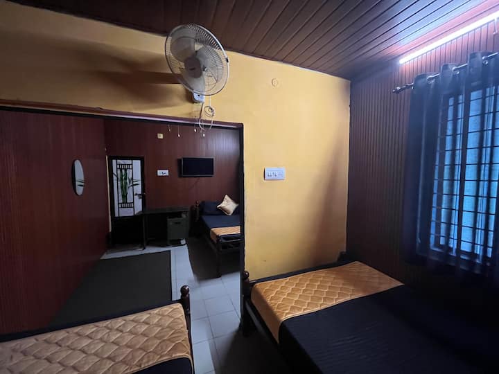 Balcony Room - Valparai