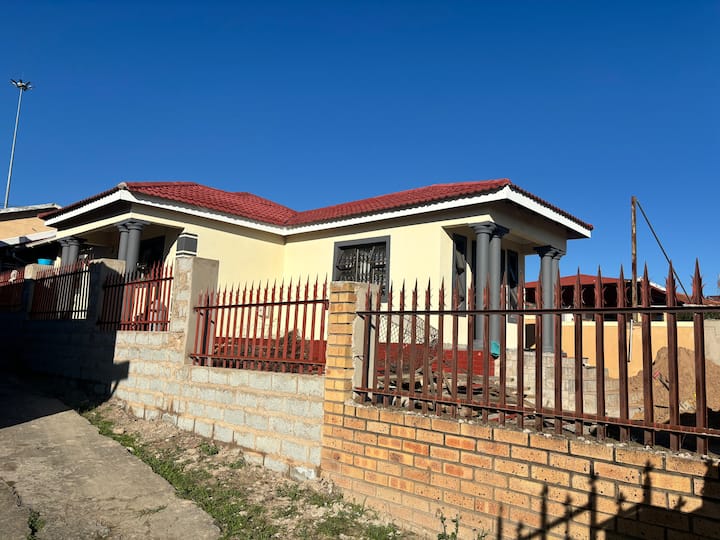 3 Bedroom House, Lounge, Kitchen, Shower, Bathroom - Mthatha