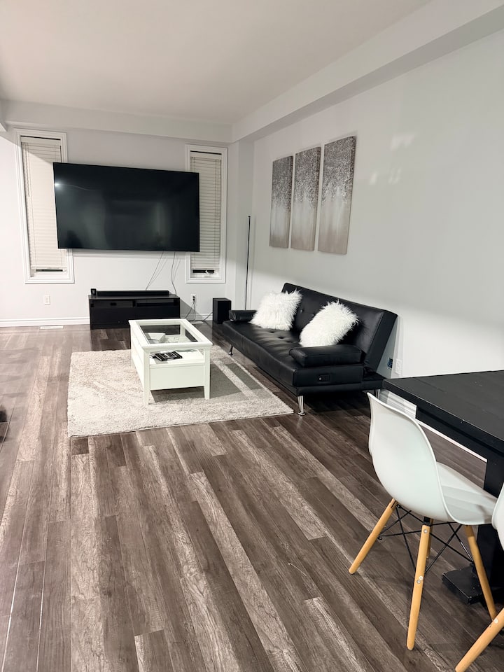 Clean Tidy 2 Bedroom 2 Floor Home Near Airport - Kitchener