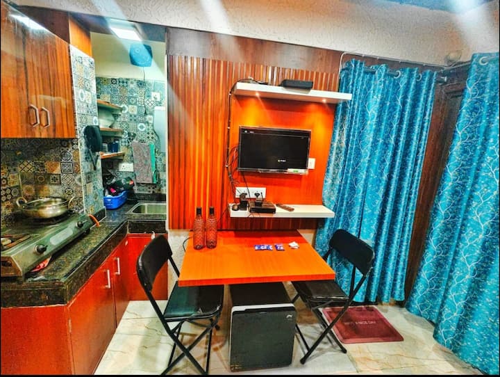 S. 1bhk Couple/family At Puri | 800 M Sea Beach - Puri