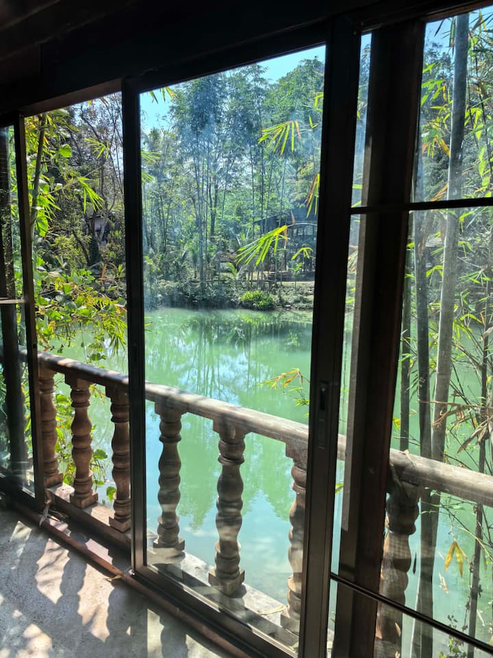 บ้านขาว - Chiang Dao