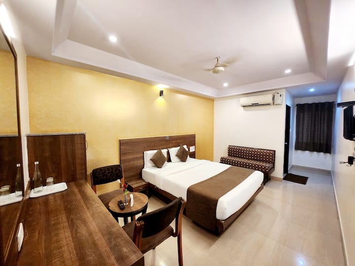 Royal Comfort Stay - Mysuru
