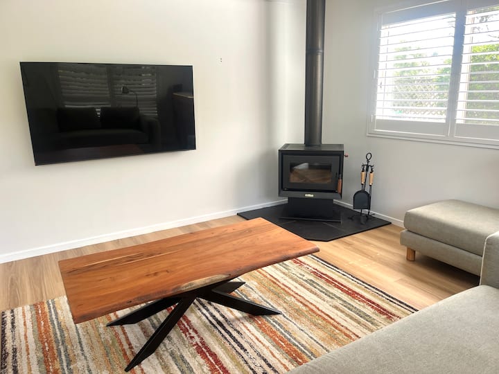 Relaxed South Hill Stay - Armidale