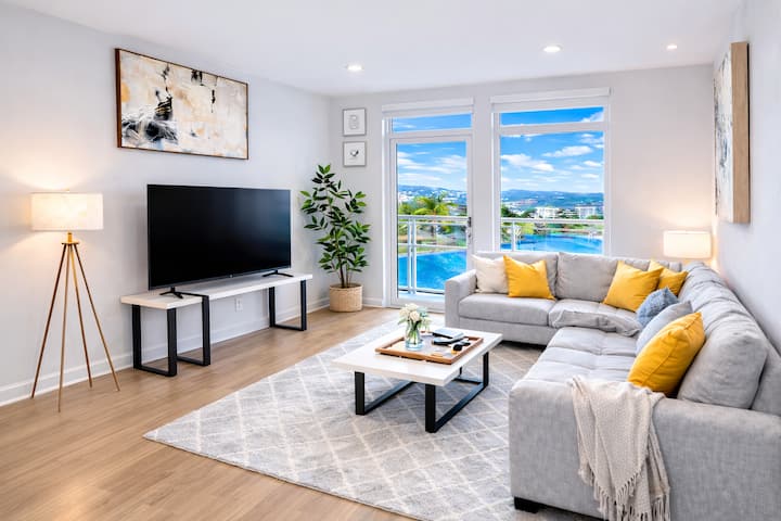 Hollywood 2br/2ba | Panoramic Pool View/ Parking - Beverly Hills, CA