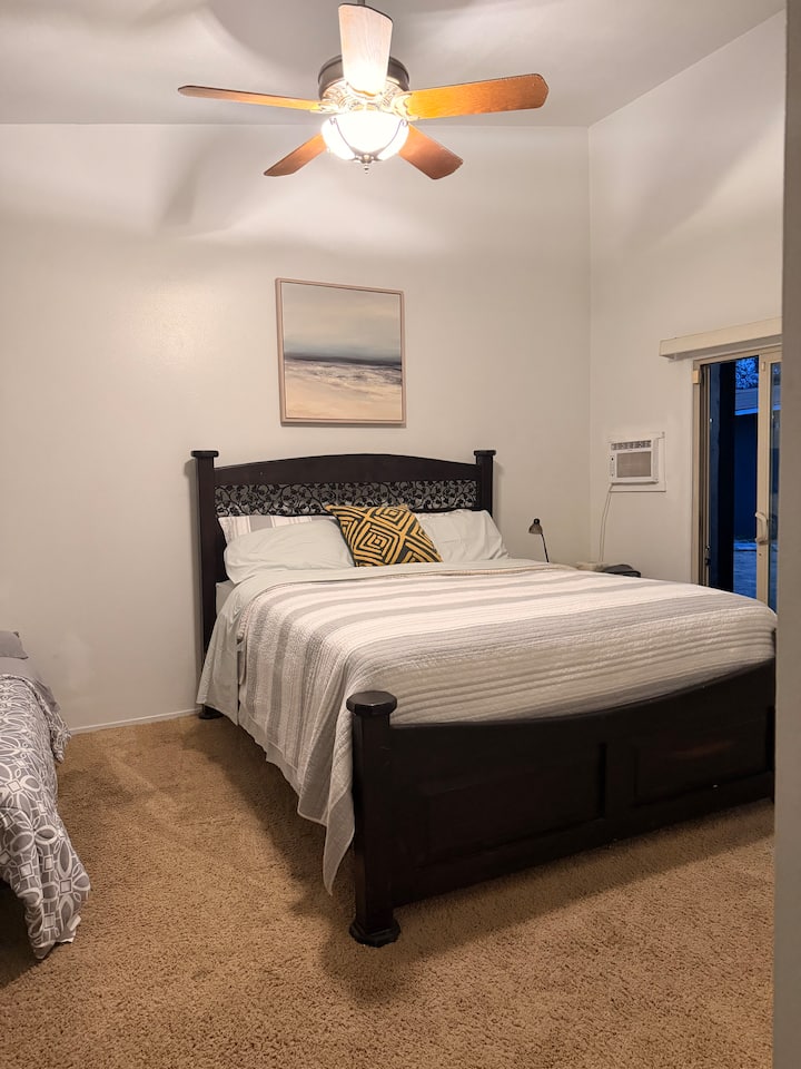 2 Beds Private Studio - Lancaster, CA