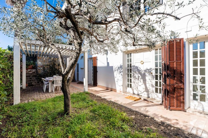 Appartamento In Villa, Dody - Sanremo