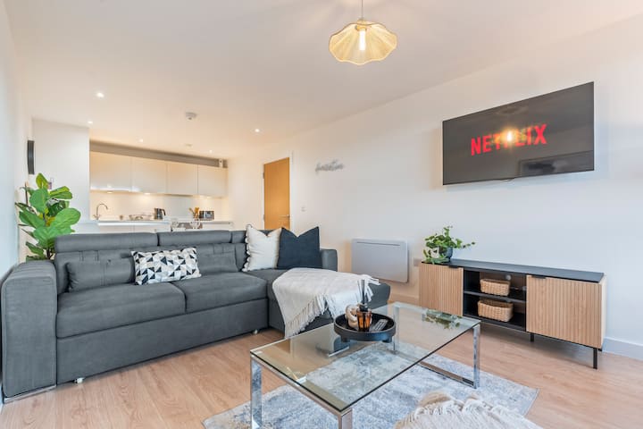London 1-bed Apt | Sleeps 6 | Secure Free Parking - London