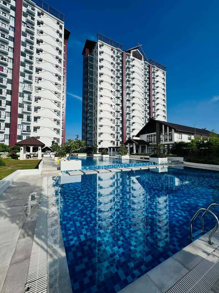 2 Br Condo W/ Pool, Parking, Near Airport & Malls - Lapu-Lapu