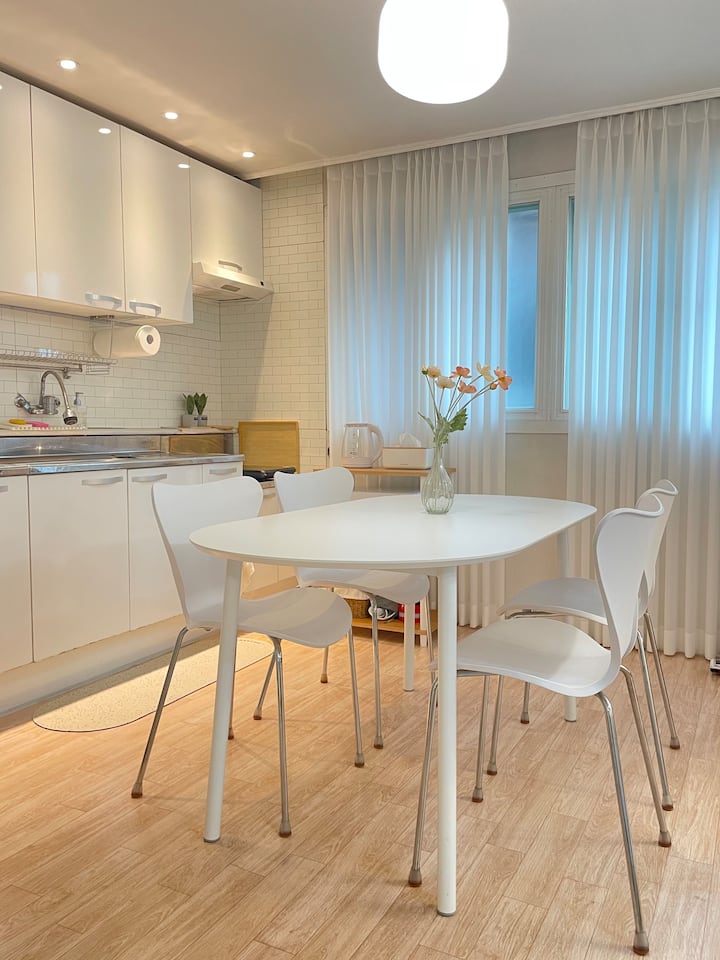 방3(6인)2층/신대방역 10분/ 2호선숙소/직행 홍대,강남 20분 /공항버스 - Seoul