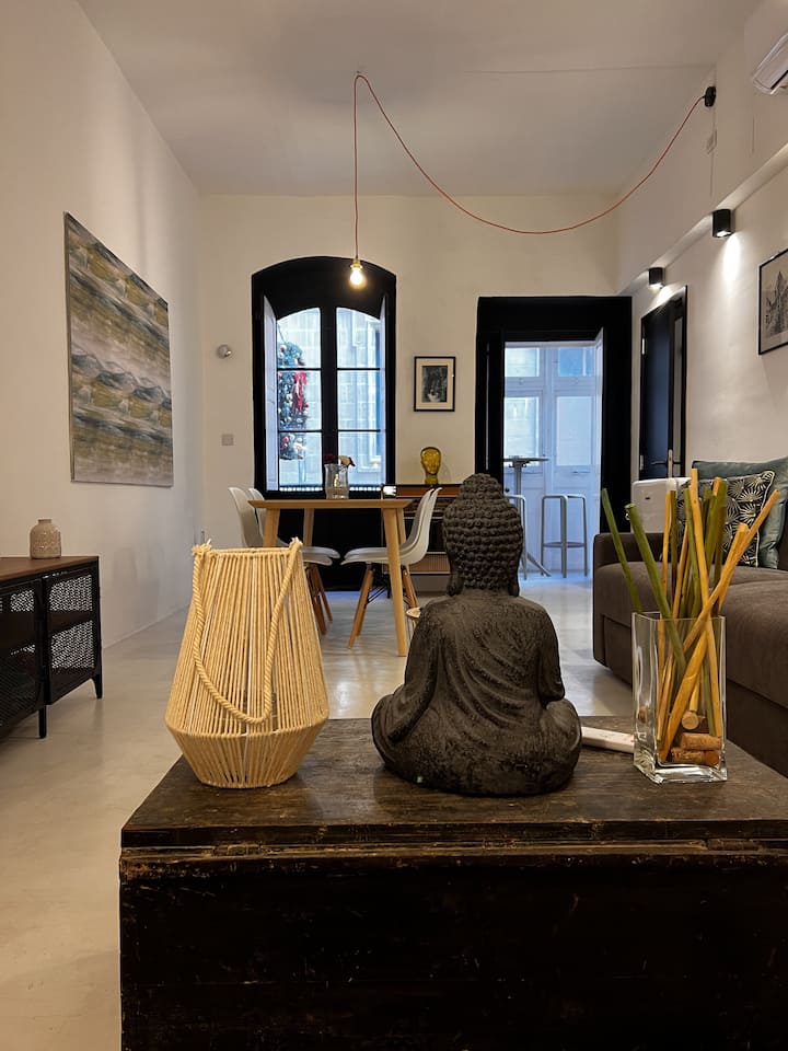 New! Valletta Theatre Loft: Chic Central Spot - Malta