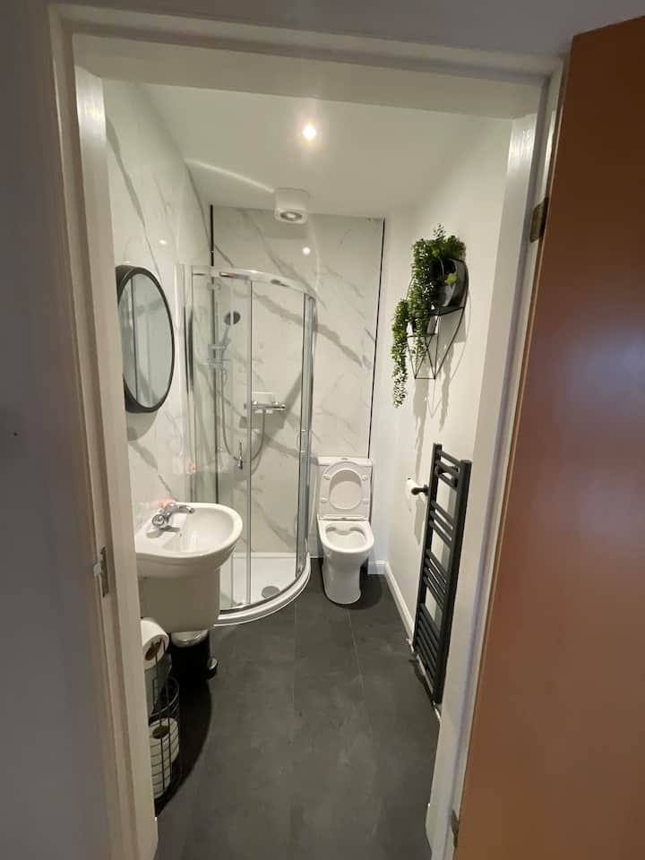 Spacious Double Room With Dedicated Bathroom. - Aberdeen