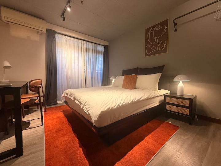 C Hostel Here 忠孝復興捷運站Exit 1 - Taipei