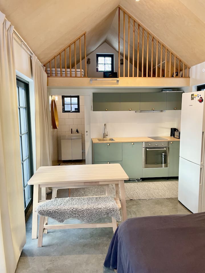 Cosy Tiny House In Secluded Garden, 20 Min To City - Stokholm