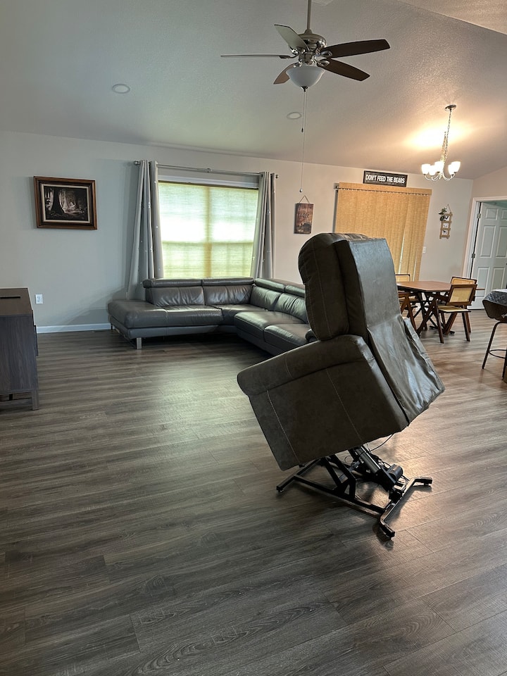 Maggies For Limited Mobility W/ramp Etc. - Crossville, TN