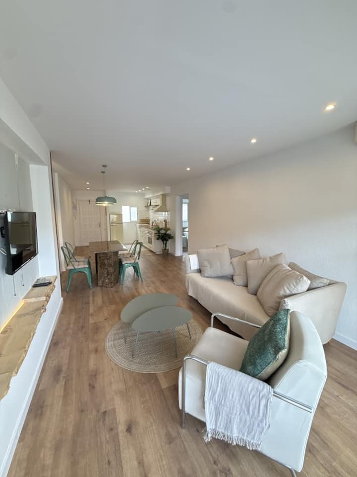 Apartment By The Beach Near Port Aventura! - Cambrils