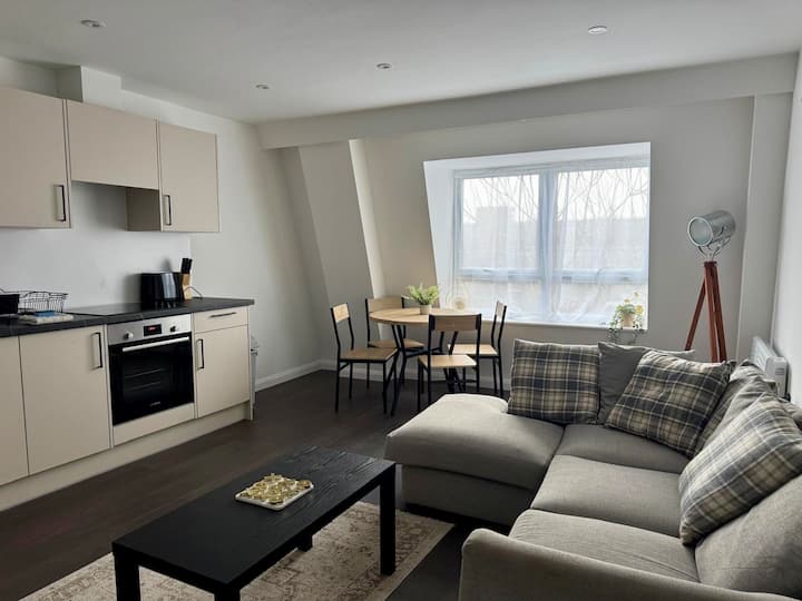 New 2 Bedroom Apartment Old Town Swindon - The County Ground