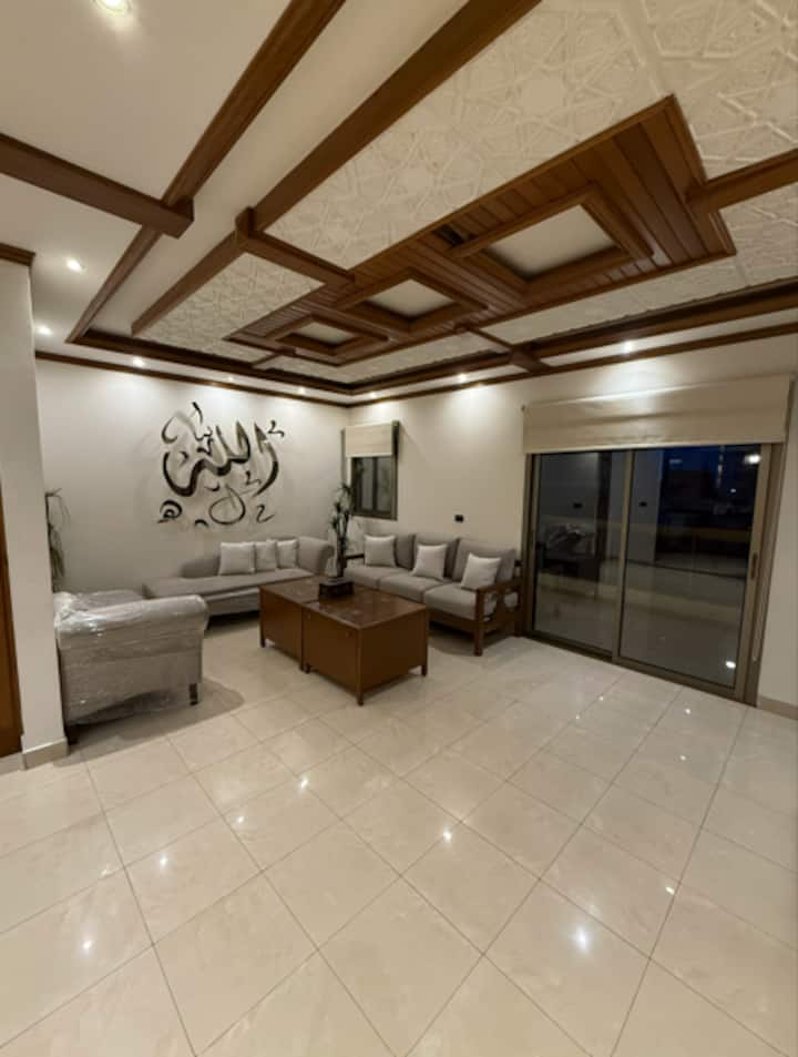 Bright Sea-view Stay In Ain El Mreisseh - Beirut