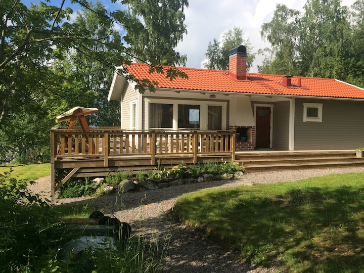 Family Cottage With Lake View - Sigtuna