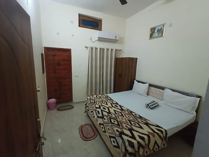 Dev Homestay Ayodhya - アヨーディヤー