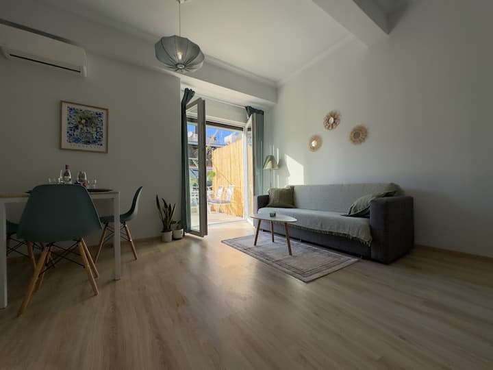 Sonnige Wohnung, 10 Min Zu Monastiraki Und Plaka - Athens