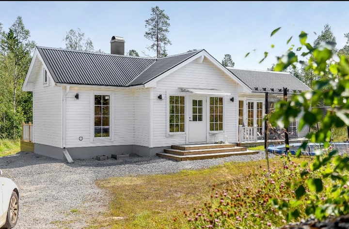 Hus I New England Stil Nära Havet. - Suède