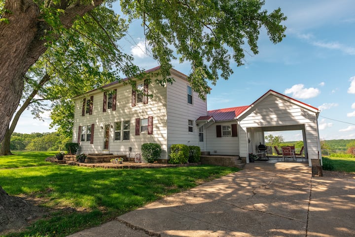 Kickn'k Farmhouse - Cuba, MO