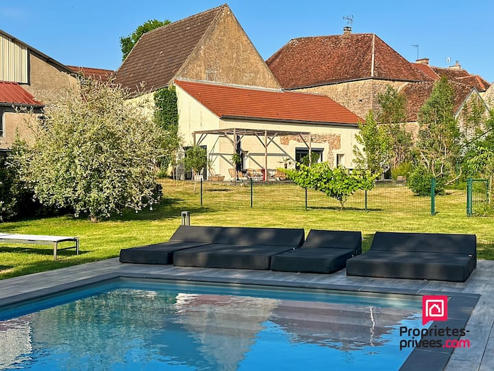 Grande Maison Pour Groupe Avec Piscine – Morvan - Avallon