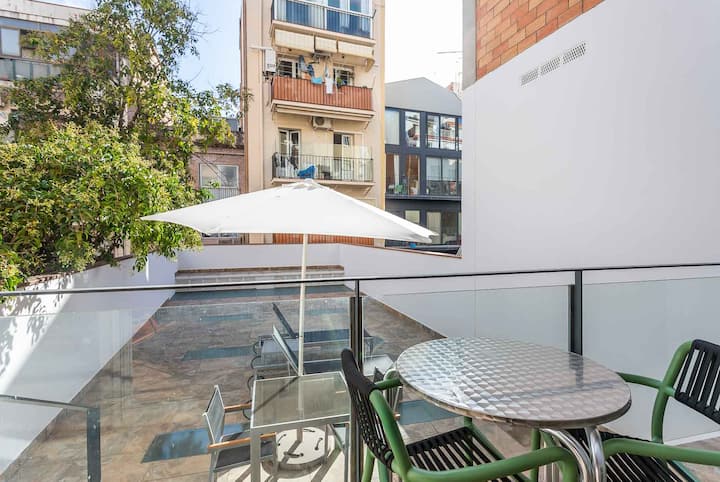 Large Terrace & Balcony Apartment In Barcelona - Barcelona