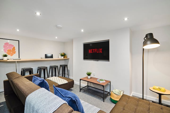 4 Bedroom, 5 Bathroom Home In Headingley, Leeds - Leeds