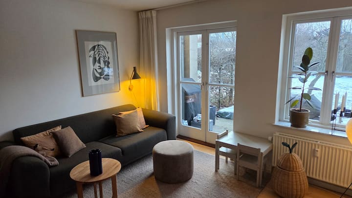 Familievenlig Lejlighed Med Udgang Til Have - Copenhagen