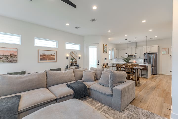 Quiet 3br Retreat Near Downtown W/ Backyard - Houston, TX