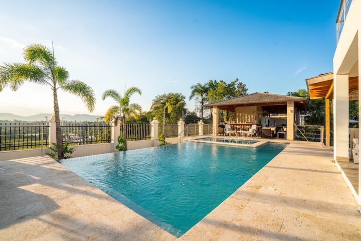 Villa Panda | Piscina, Jacuzzi Y Vista Montaña - Jarabacoa