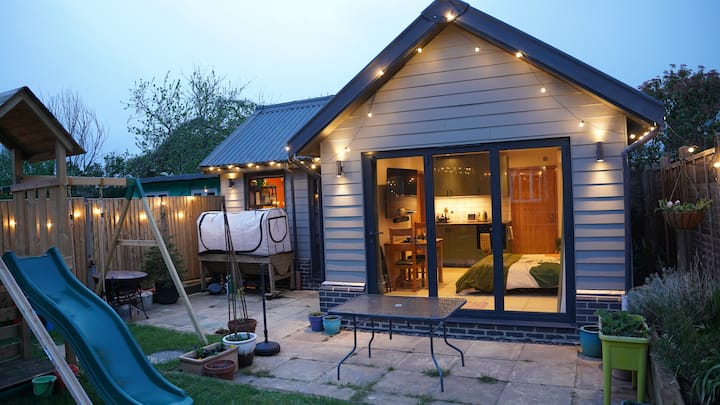 Garden Annex With Private Access - Bristol