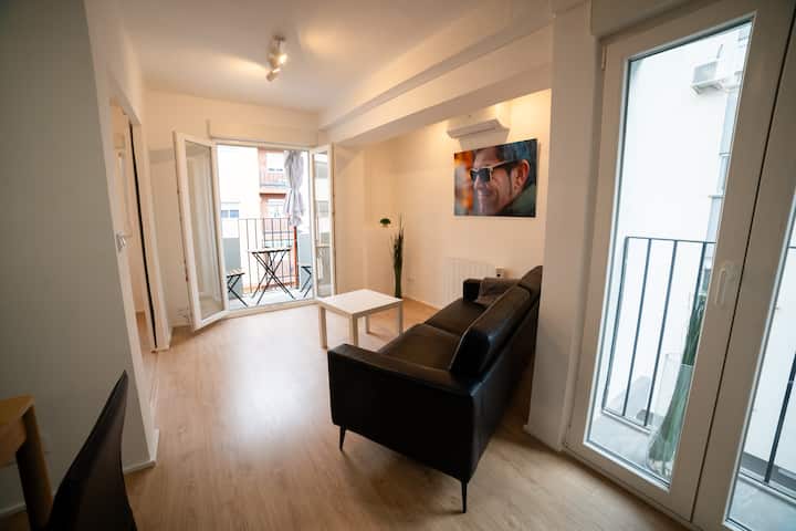 Apartamento Moderno Con Balcón Cerca Del Centro - Valencia