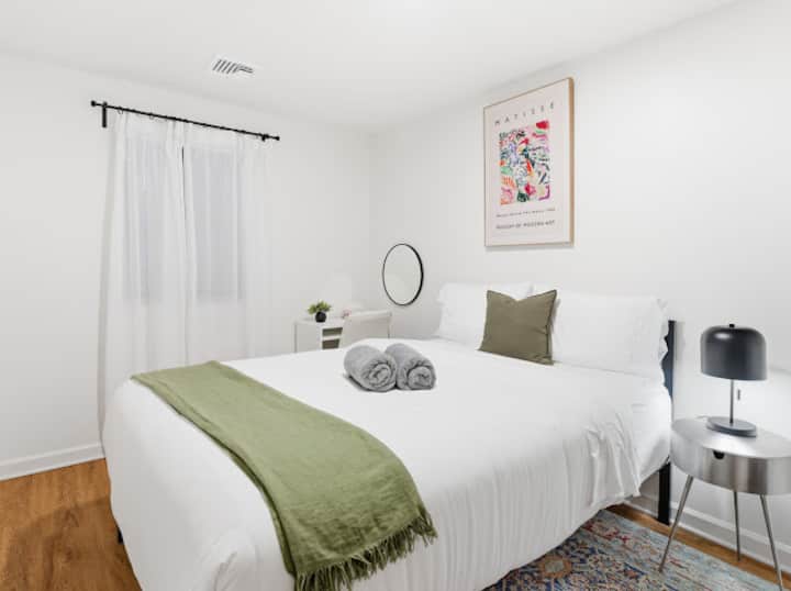 Metlife! 2bedrooms Ground Apt Near Nyc + Parking - Bayonne, NJ