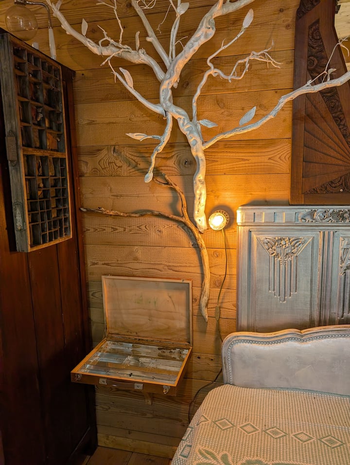 La Grange Légendaire, L'antre Du Naturaliste - Ambert