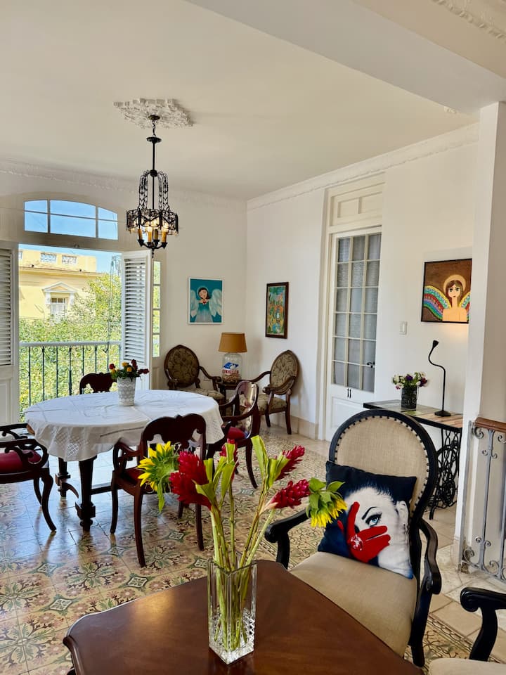 Colonial Room W/ Wifi, Breakfast, 24 Hours Power - La Havane