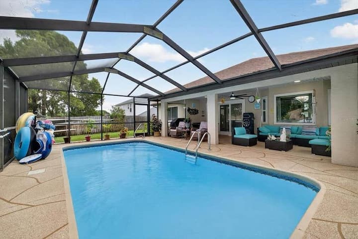 Beautiful House In The Heart Of Spring Hill - Spring Hill, FL