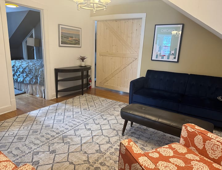 Wilmette Apartment - Centrally Located! - Wilmette, IL