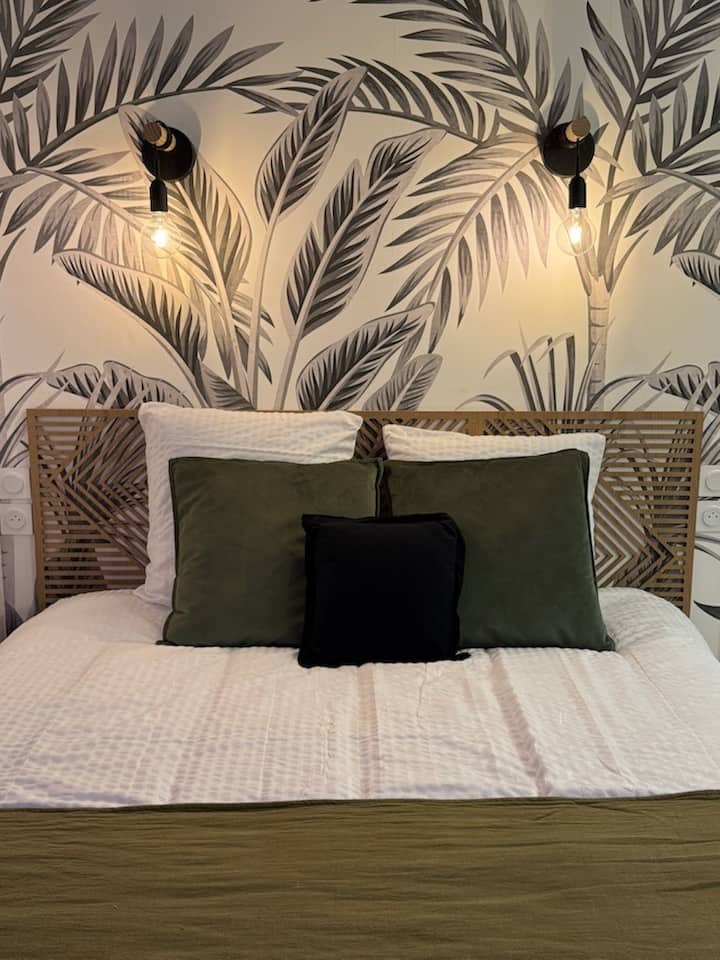 Nid Douillet Au Cœur D'issoire - Issoire