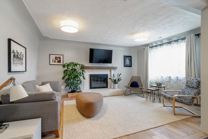 Wheat Ridge Retreat | 2 Bed | Yard & Parking - Wheat Ridge, CO
