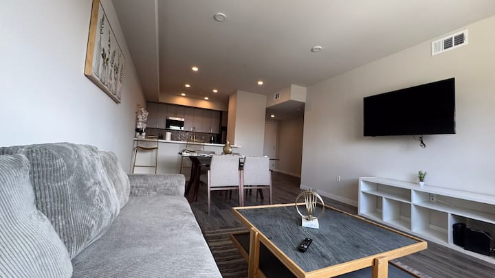 Stylish Two-bedroom Apartment With Parking - West Hollywood, CA