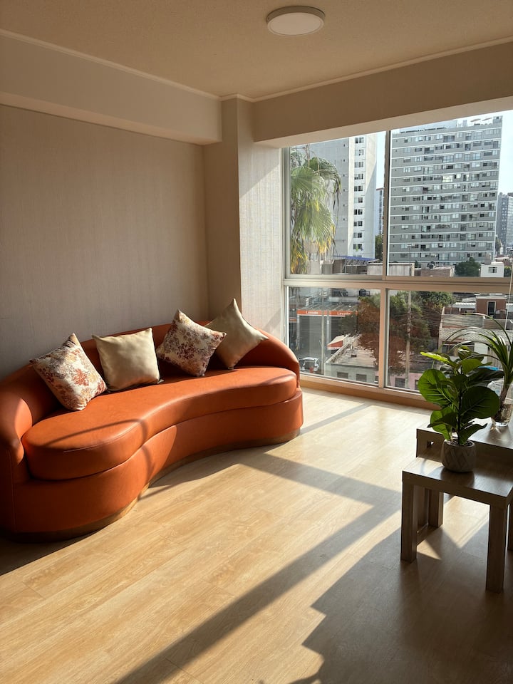 Depa Moderno En Barranco, A 4 Cuadras Del Malecón - Peru