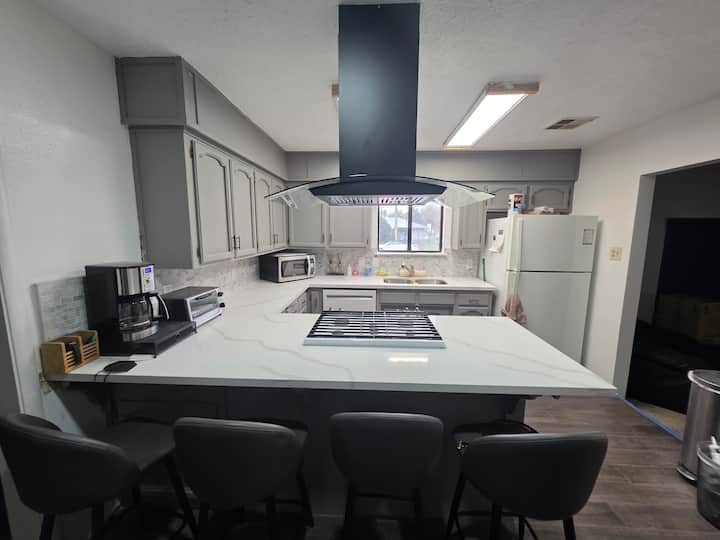 Spacious 3br Visalia Home Near Sequoias - Visalia, CA