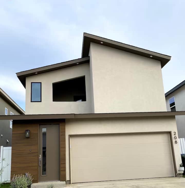 New Area 4 Bedroom - Laredo, TX