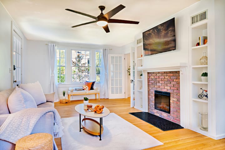 Minutes To Uf & Shands | Spacious Home W/ Parking - Gainesville, FL