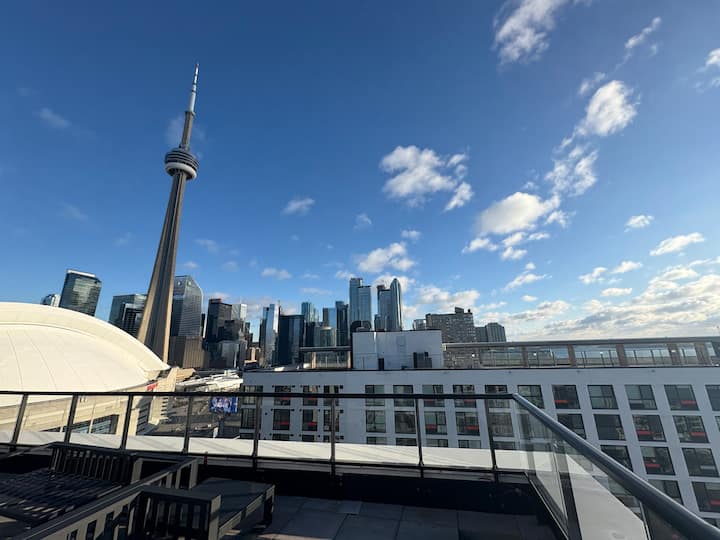 Waterfront Apartment With Toronto Skyline Views - Vaughan
