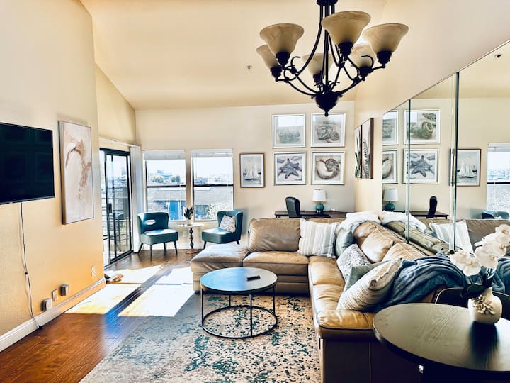 Ocean View - Across Pch From Beachfront - Newport Beach, CA